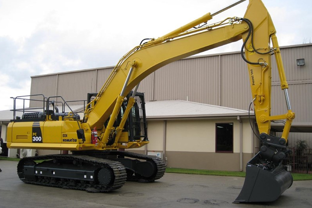 Komatsu PC300-8 Specs | Transwest